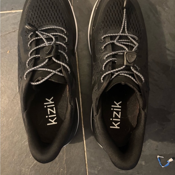 Kizik | Shoes | Kizik London Black Athletic Shoes Handsfree Sleek ...